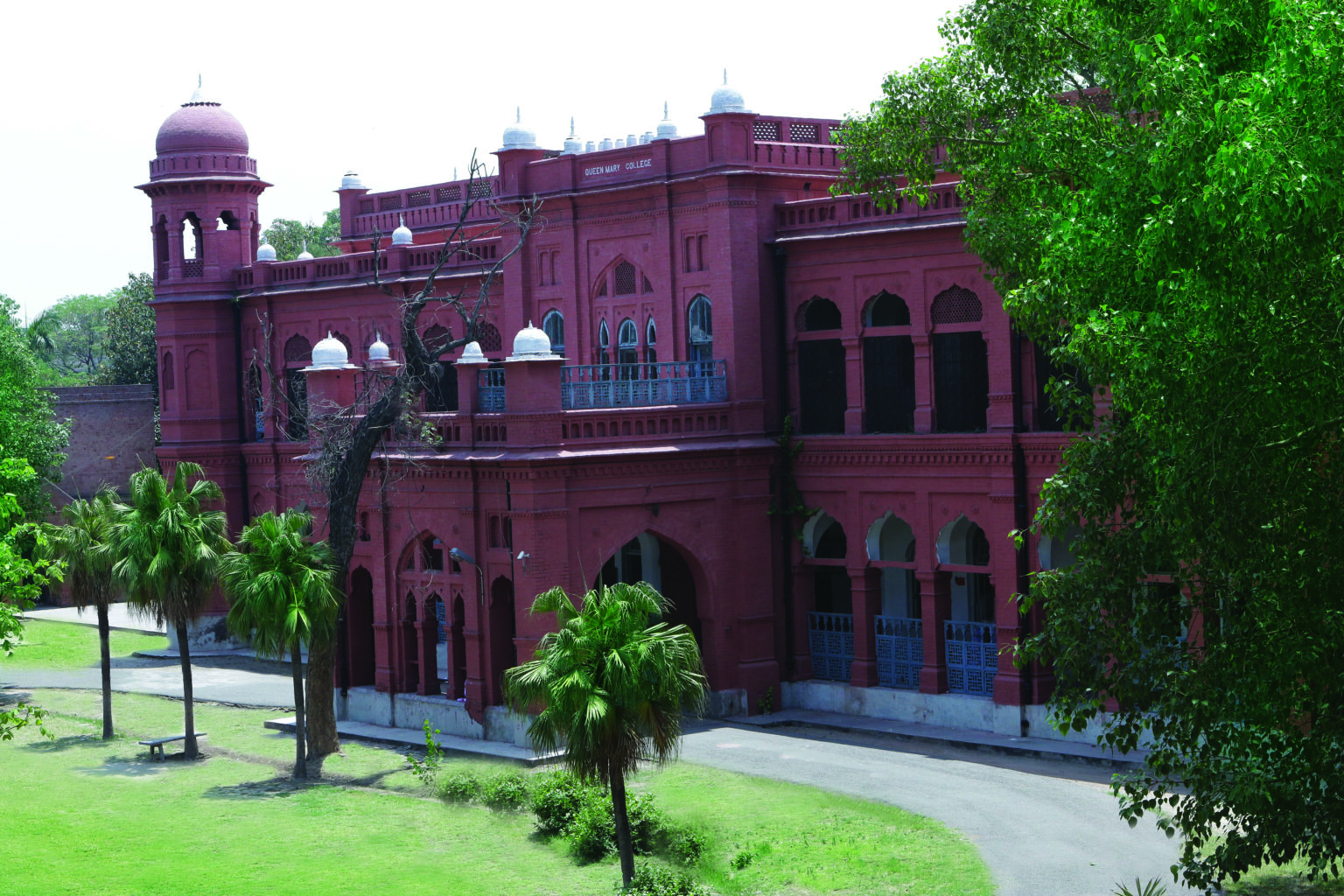 College Buildings - QMC